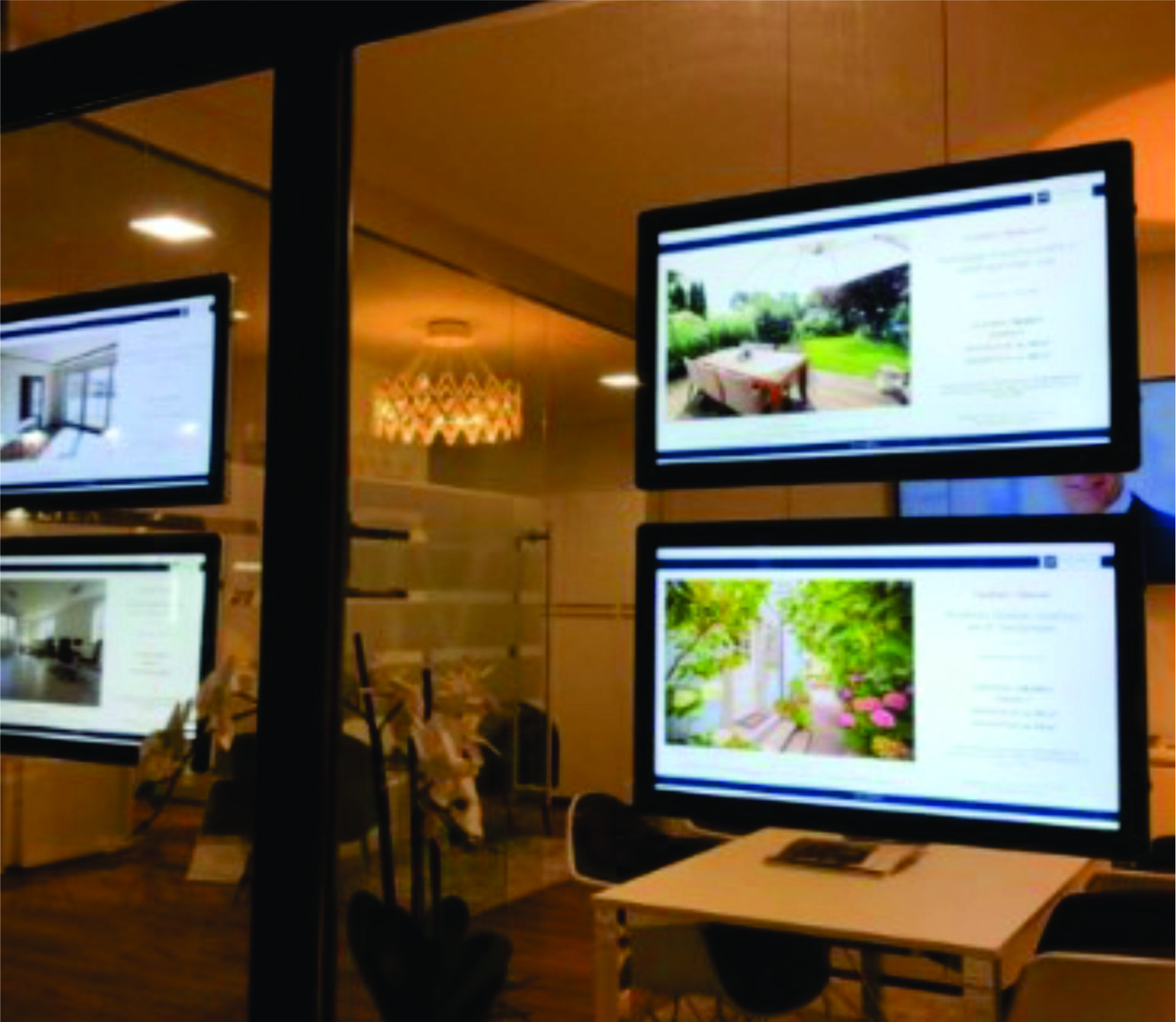 Dynamic Digital Window Displays | VitrineMedia Canada